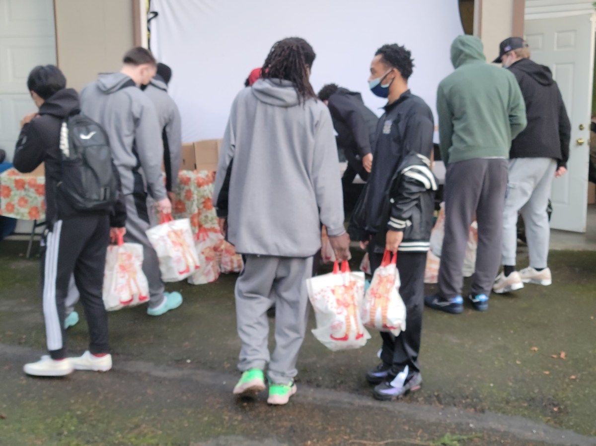 Thanksgiving Love Baskets 2021 – ReCoach